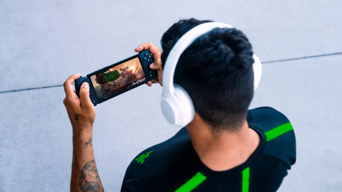 Razer Launches Its First 'Dedicated 5G Handheld Console' This January ...