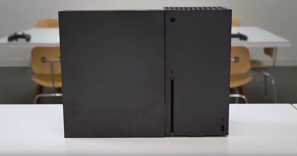 Here's How Big The Xbox Series X Really Is - Xbox News