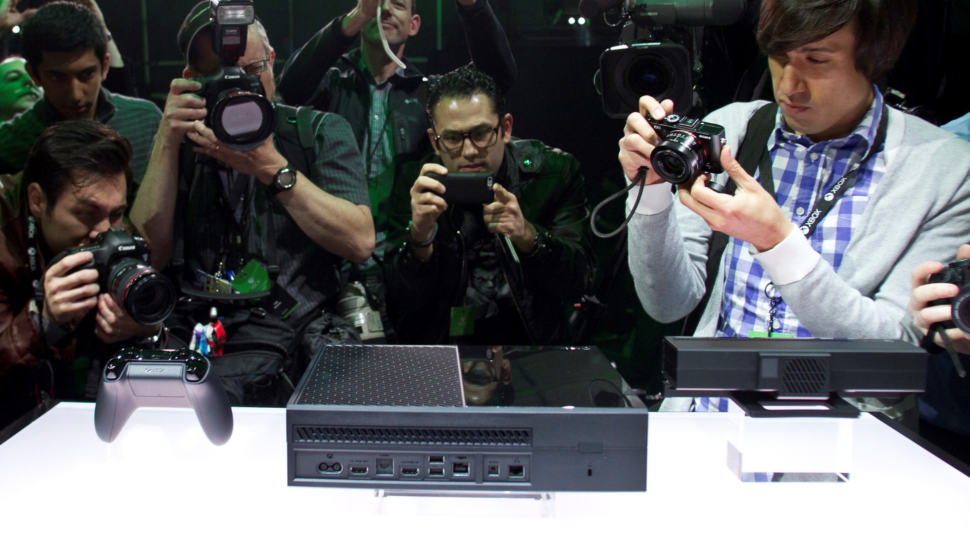 The Original Design Of The Xbox One Was Rushed, Admits Xbox Boss | Pure ...
