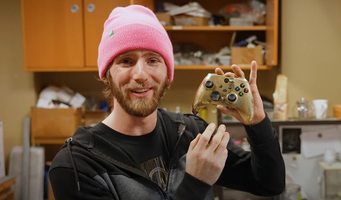 Video: Linus Tech Tips Created The World's Most Expensive Xbox ...